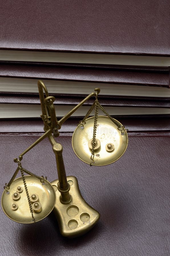 Balanza de oro foto de archivo. Imagen de peso, pese - 79235136