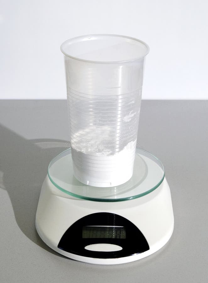 Balanza moderna. imagen de archivo. Imagen de droga, pese - 2288625