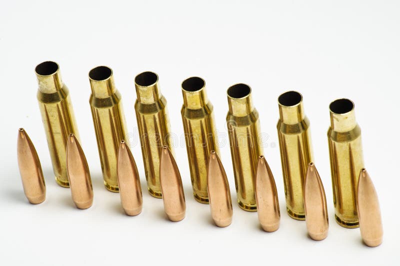 Balas do rifle separadas foto de stock. Imagem de separado - 31071432
