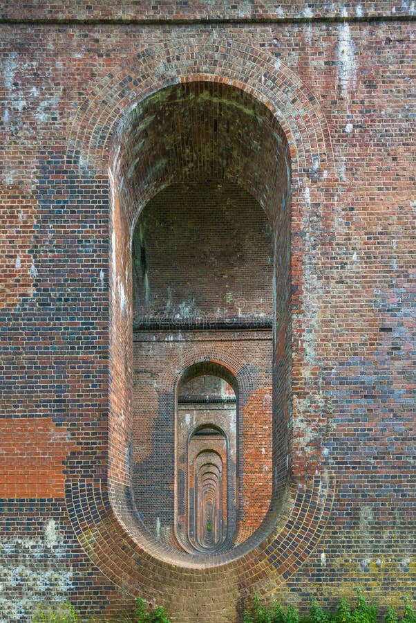 Balcombe viadukt arkivfoto. Bild av ensam, linje, fält - 74106804