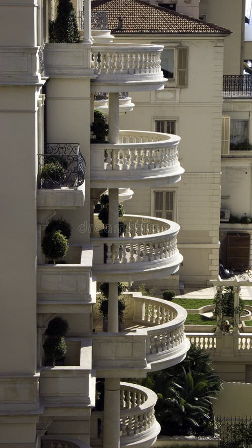 Balcons ronds photo stock. Image du architecture, monaco - 1280372