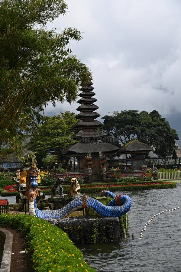 The Temples of Bali editorial stock photo. Image of cliffs - 262063038