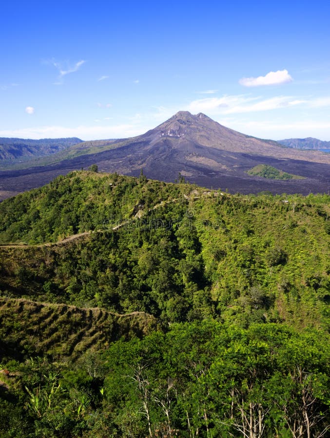 Aktiver Vulkan Sonnenaufgang Von Der Spitze Des Bergs Batur - Bali ...
