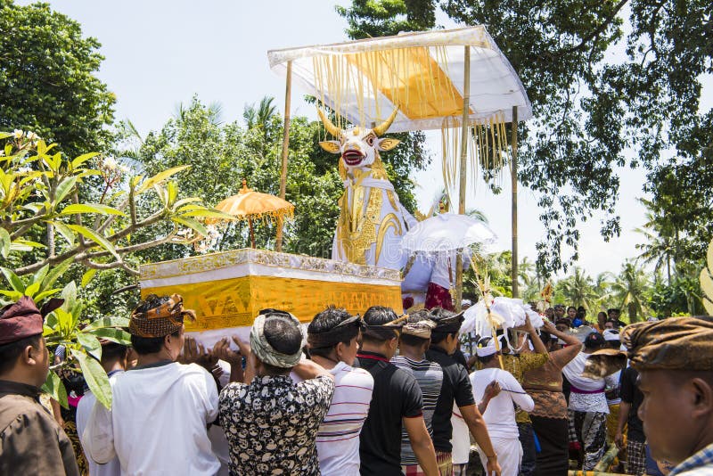 Hindu Funeral Cremation Ceremony Stock Image - Image of death, funeral ...