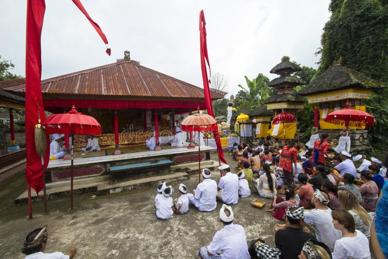 Balinese ceremony editorial photography. Image of ceremony - 32233677
