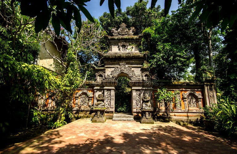Balinese gate stock photo. Image of indonesia, beautiful - 27874582