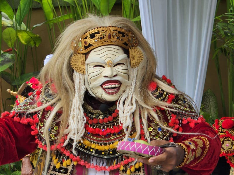 Balinese Topeng Sidakarya Dance Performance Editorial Image - Image of ...