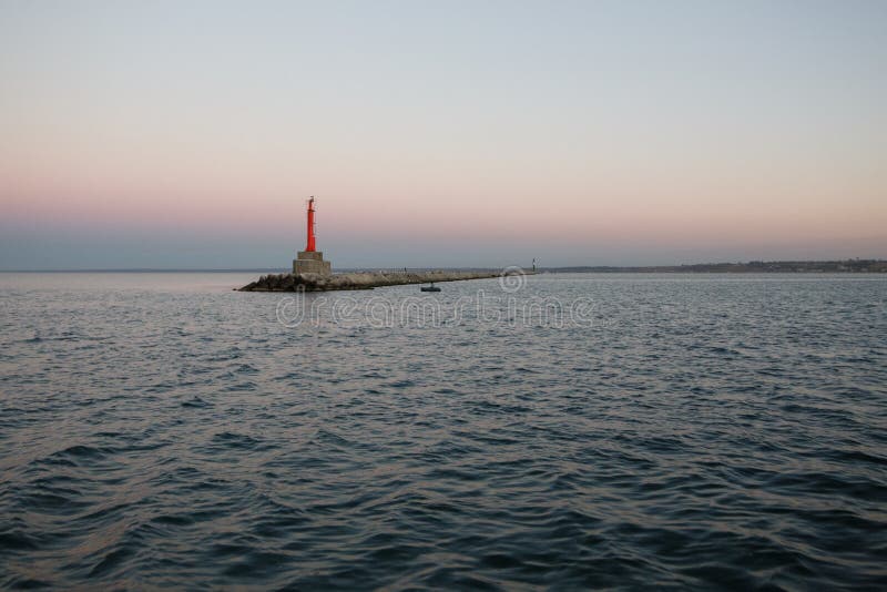 Balise Près De Port En Mer D'Azov Image stock - Image du conteneur ...