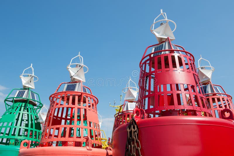 Balises pour la mer photo stock. Image du panneaux, solaire - 52684402