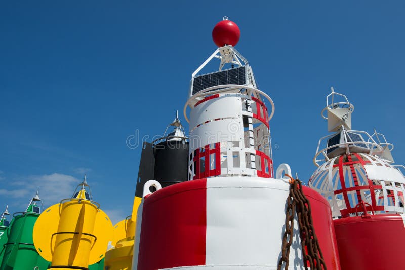 Balises pour la mer photo stock. Image du panneaux, solaire - 52684402