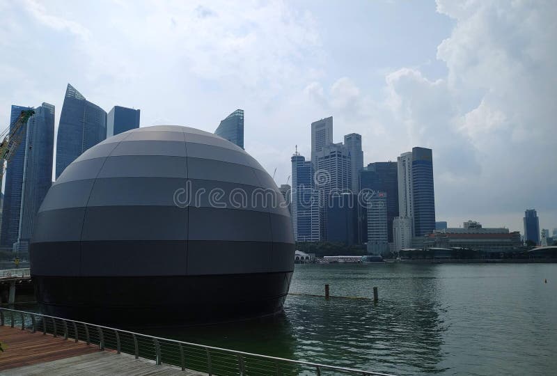 Ball Building at Marina Bay Editorial Photography - Image of downtown ...