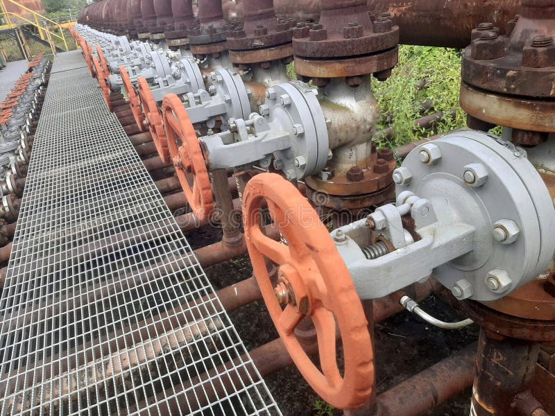 Ball Valves As Regulator To Well Flowline Header Stock Photo - Image of ...