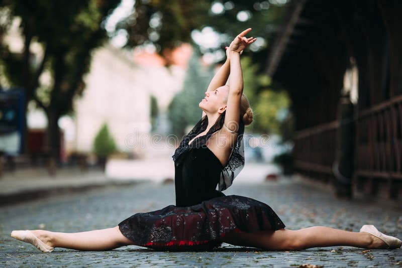 1,850 Ballet Splits Stock Photos - Free & Royalty-Free Stock Photos ...