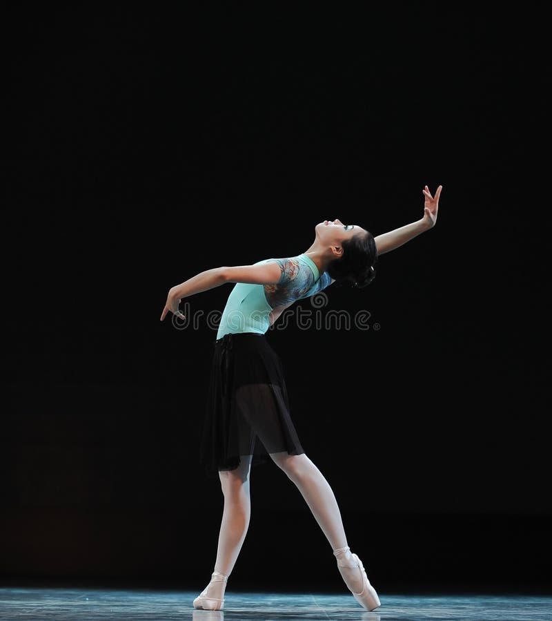 Ballet Classique : Valse Des Fleurs Photo éditorial - Image du fleurs ...