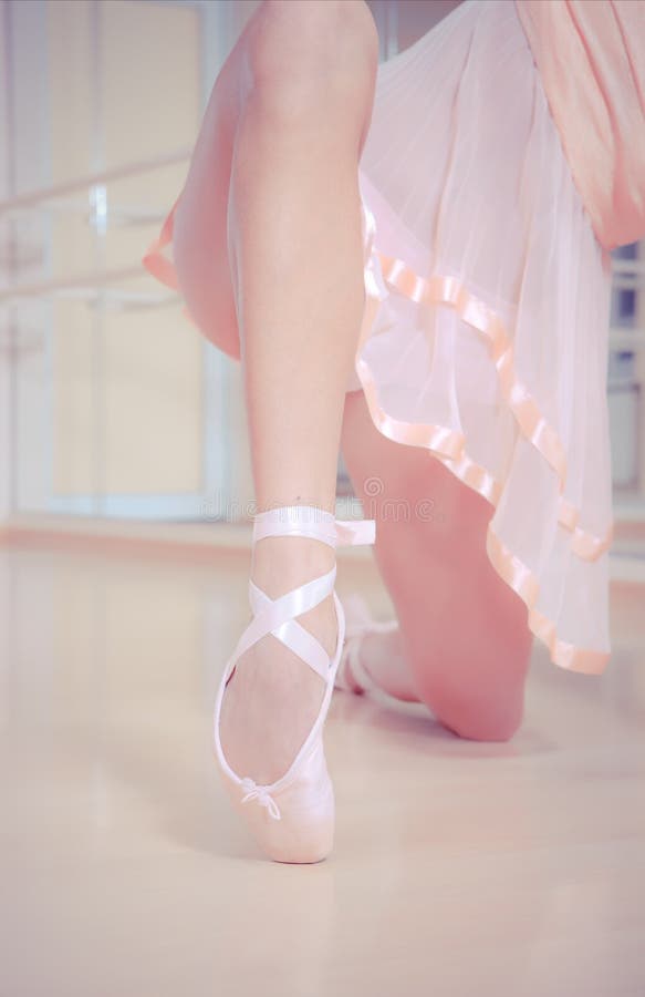 Ballet Dancer Feet on Pointes Stock Photo - Image of performing, pink ...