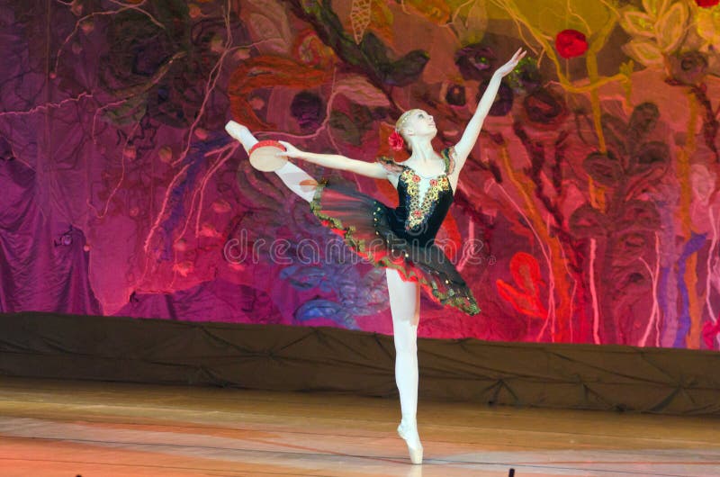 Ballet del cuento fotografía editorial. Imagen de arte - 84732427