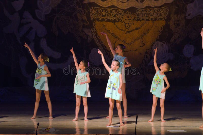Ballet del cuento fotografía editorial. Imagen de arte - 84732427