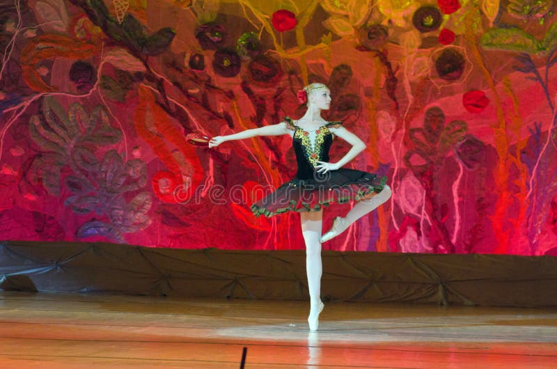 Ballet del cuento fotografía editorial. Imagen de arte - 84732427