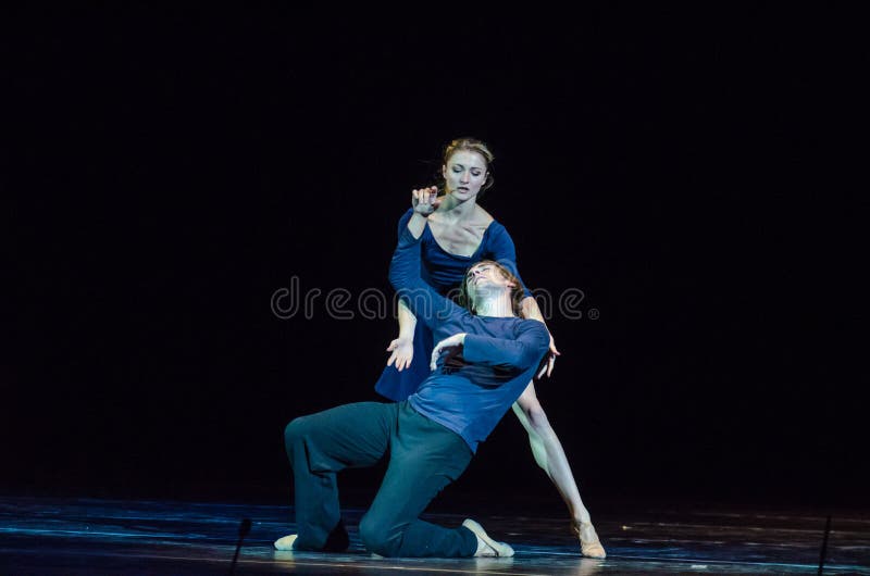 Ballet moderno dancers-3 foto de archivo editorial. Imagen de moderno ...