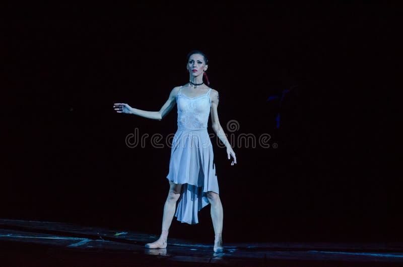 Ballet Moderno Carmen Y Jose Imagen de archivo editorial - Imagen de ...