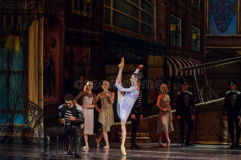 Ballet Moderno Carmen Y Jose Imagen editorial - Imagen de orquesta ...