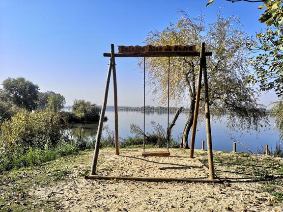 Baloiço bico da goiva stock image. Image of goiva, salvaterra - 236608937