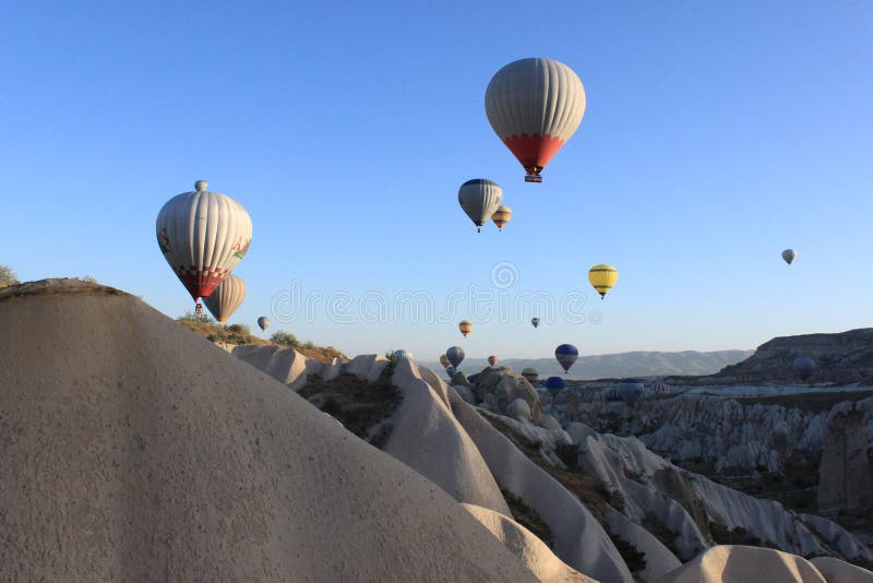 Balony w Cappadocia fotografia editorial. Obraz złożonej z turcja ...