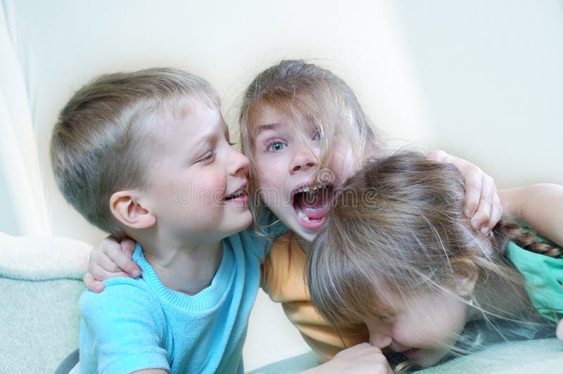 Bambini Che Giocano Insieme Fotografia Stock - Immagine di ragazzi ...