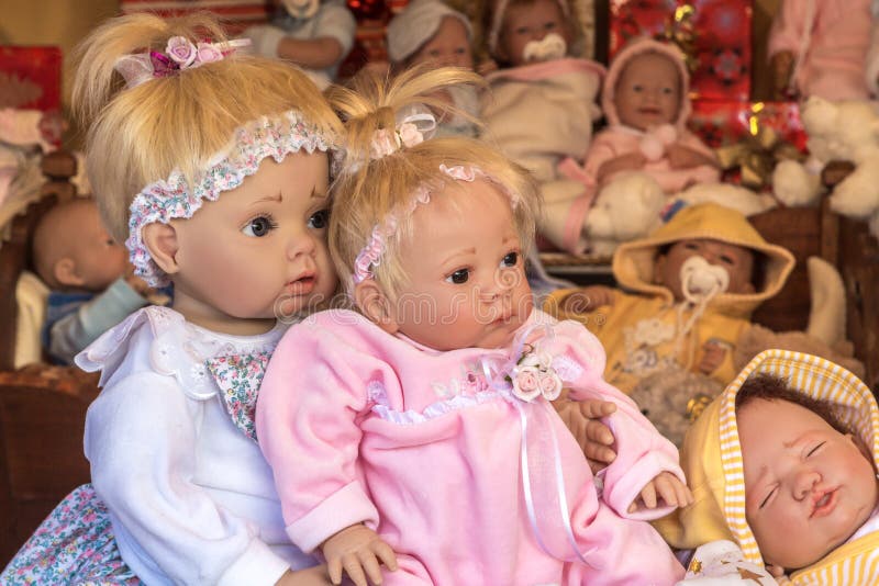 Bambole fotografia stock. Immagine di bambole, gioco - 35428808