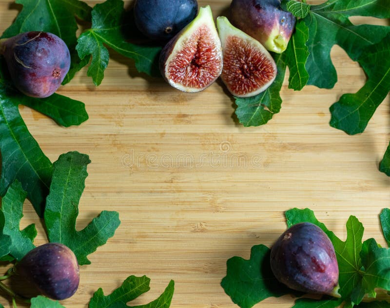Fig Fruit and Leaves Border Stock Image - Image of produce, tray: 363513945