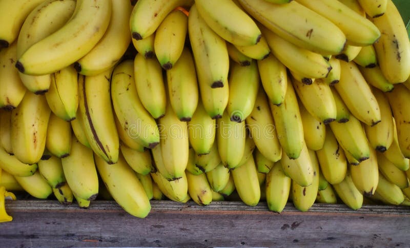 Banana Arrangement at the Shop Stock Image - Image of shop, arrangement ...