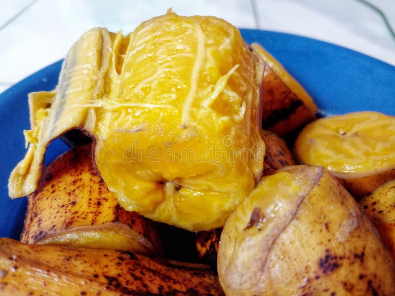 Banana Hervida Comida Tradicional Indonesia Imagen de archivo - Imagen ...