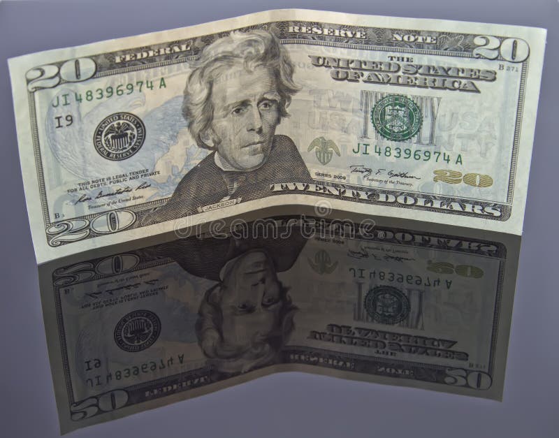 Giovane Donna Felice Che Mostra Una Banconota Da 20 Dollari Americani ...