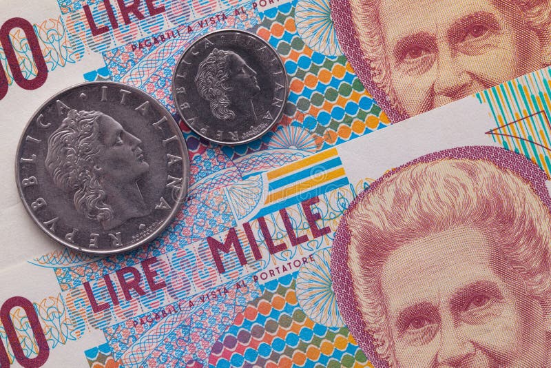 Banconote E Monete Differenti Di Soldi Indiani Immagine Stock ...