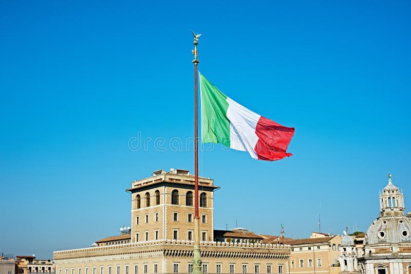 Bandeira De Itália Sobre a Cidade De Roma Foto de Stock - Imagem de ...