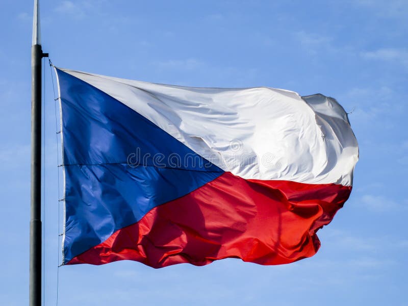 Bandera Checa Que Sopla En El Viento Foto de archivo - Imagen de blanco ...