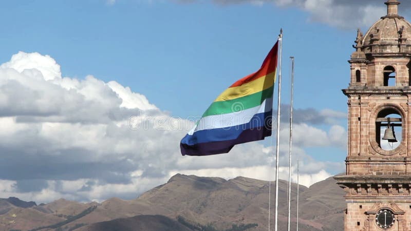 Bandera De Cusco Peru in Plaza De Armas Metrajes - Vídeo de cielo ...