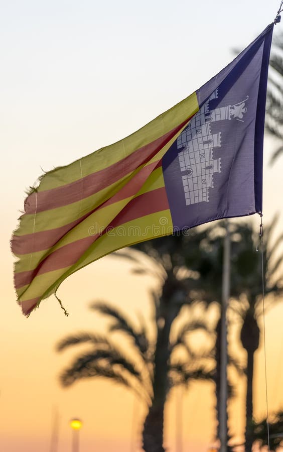 Bandera De Las Islas Baleares Foto de archivo - Imagen de marco ...