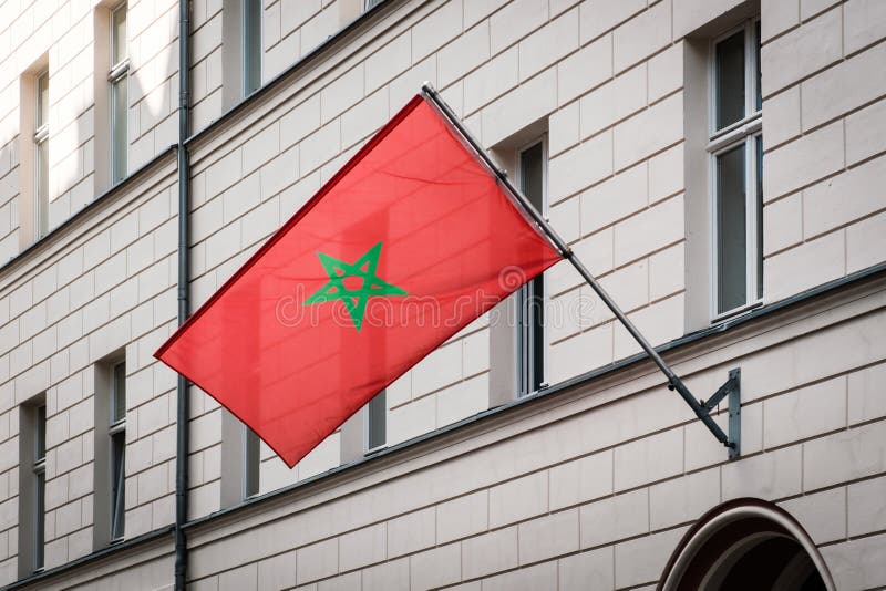 Bandera De Marruecos - Bandera Marroquí En Polo En El Edificio Foto de ...