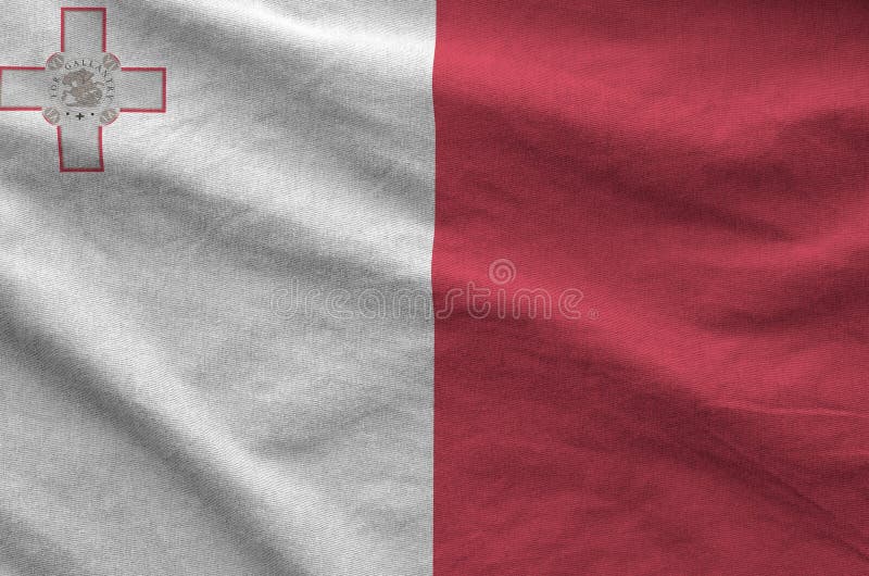 Bandera Malta Representada En Tela Ondulada Doblada De Tela Antigua ...