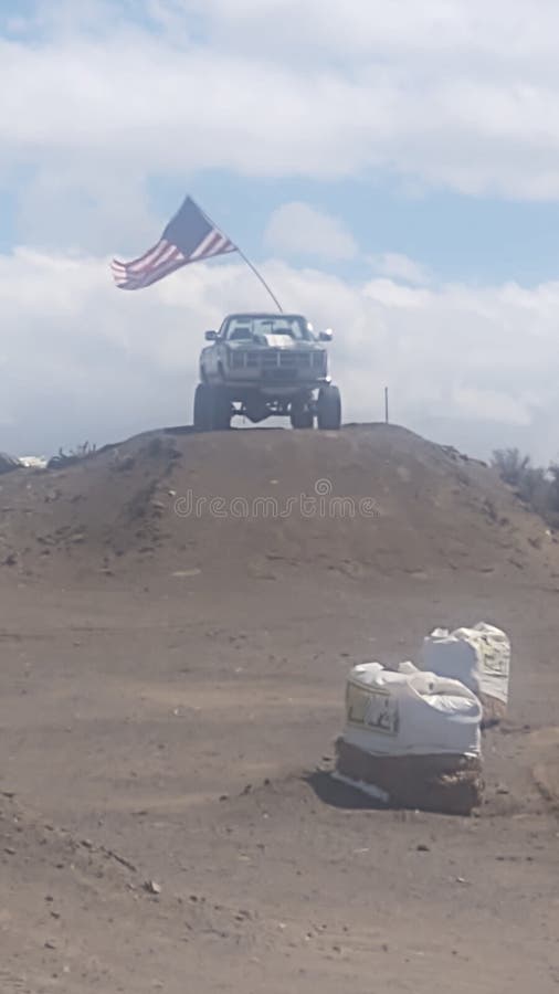 Bandera ondeando 4x4 imagen de archivo editorial. Imagen de banderas ...