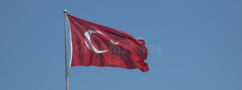 Bandera turca en el cielo imagen de archivo. Imagen de oblongo - 125852487