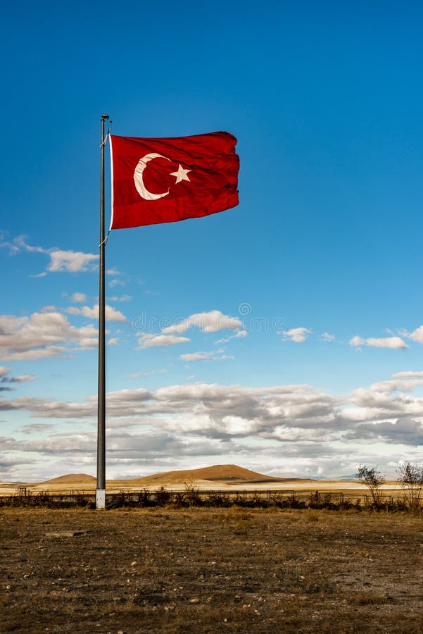 Bandera turca foto de archivo. Imagen de nube, estambul - 262026090