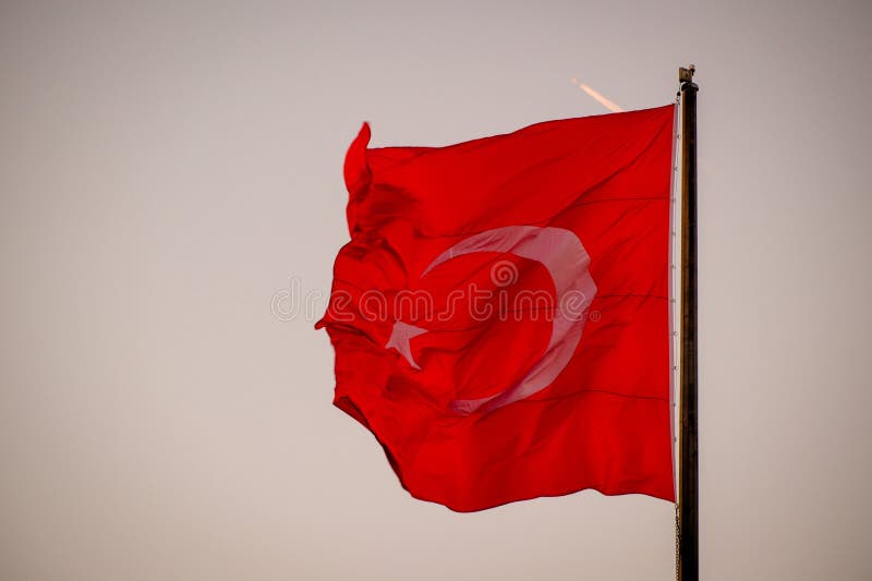 Bandera Turca Ondeando En El Viento Imagen de archivo - Imagen de ...