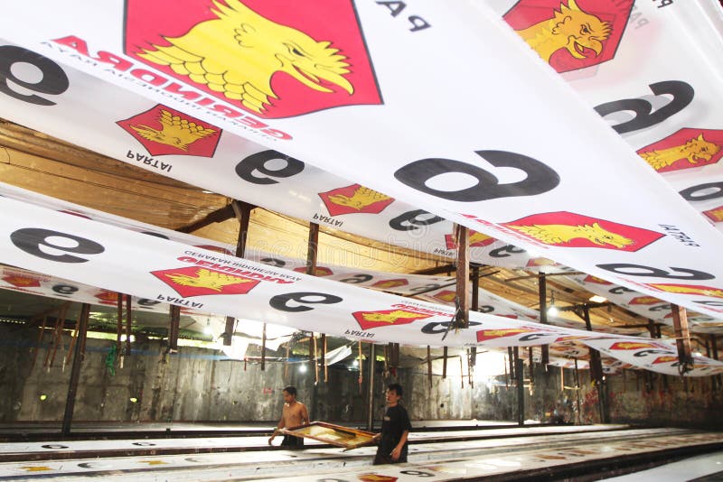 Banderas De Partidos Políticos Imagen editorial - Imagen de candidato ...