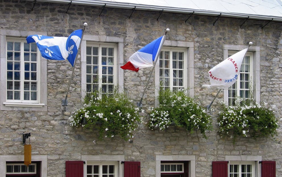 Banderas de Quebec imagen de archivo. Imagen de independencia - 35474033