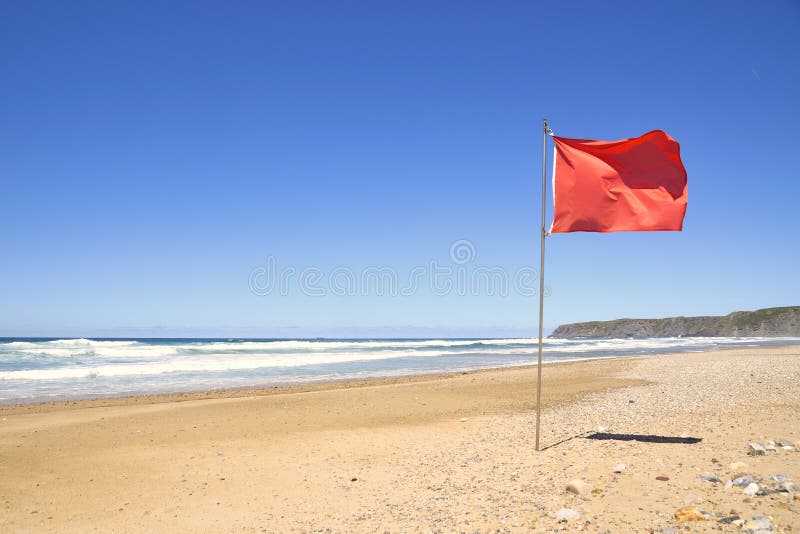 Bandiera rossa fotografia stock. Immagine di litorale - 33540090