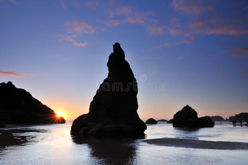 Bandon beach sunset stock image. Image of ocean, coastline - 22726297