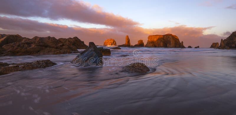Sunset at Bandon Beach, Oregon Stock Image - Image of rock, south ...
