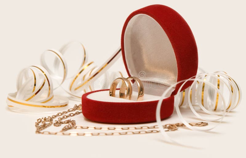 2+ Bands wedding chain Free Stock Photos - StockFreeImages